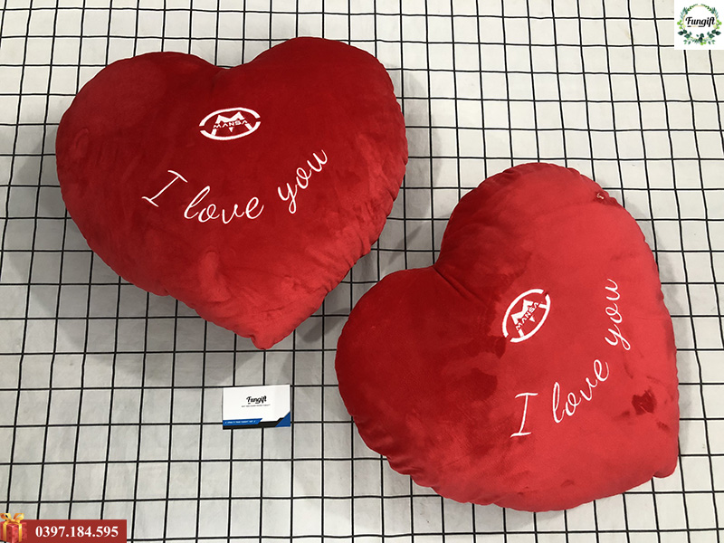 Gối Trái Tim In Hoạ Tiết I Love You Làm Quà Tặng