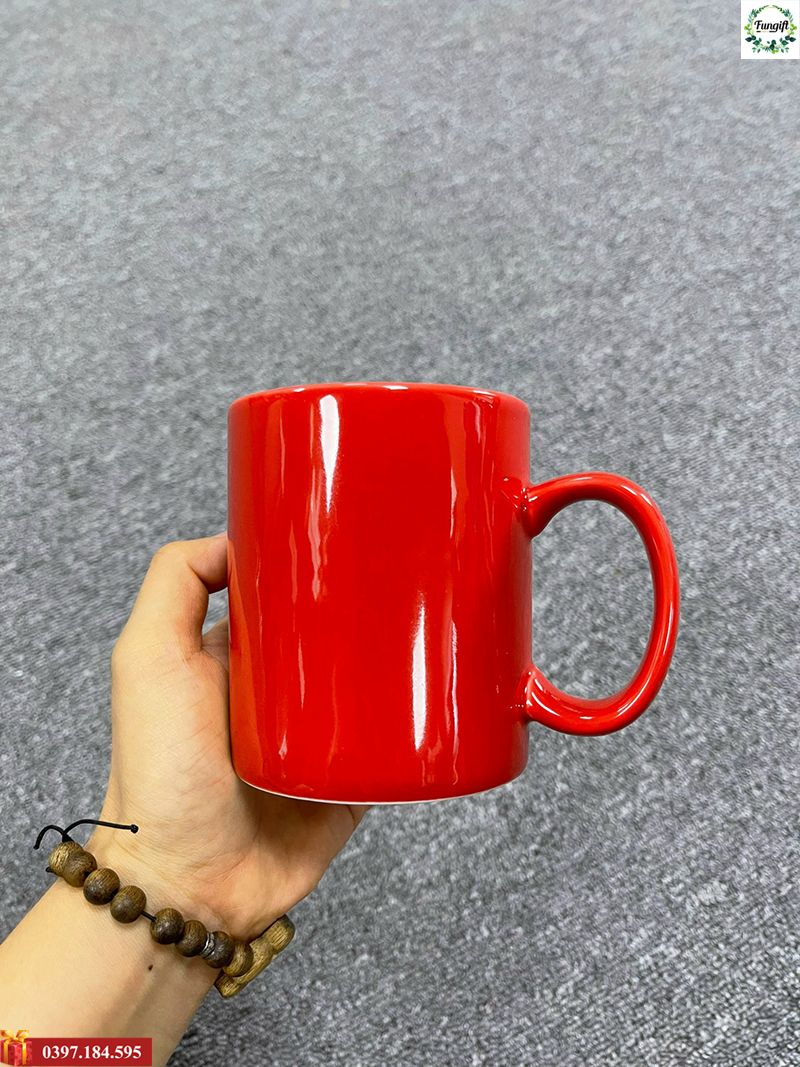 Cốc Sứ Đỏ Lòng Màu In Logo Số Lượng Lớn Theo Yêu Cầu
