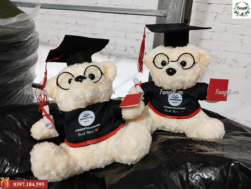 Quà tặng gấu bông in logo kèm phụ kiện Đại học sư phạm HNUE