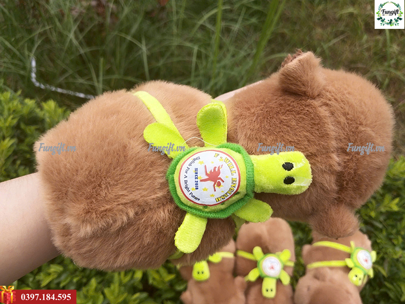 In logo lên capybara ôm tay cho F- Will English