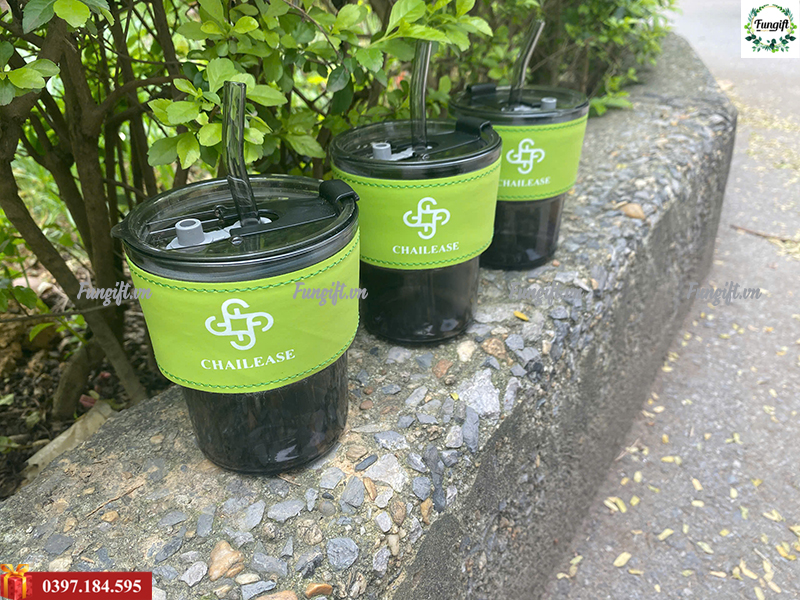 Cốc Thuỷ Tinh Bọc Da 450ml In Logo Chailease - Xưởng In Trực Tiếp